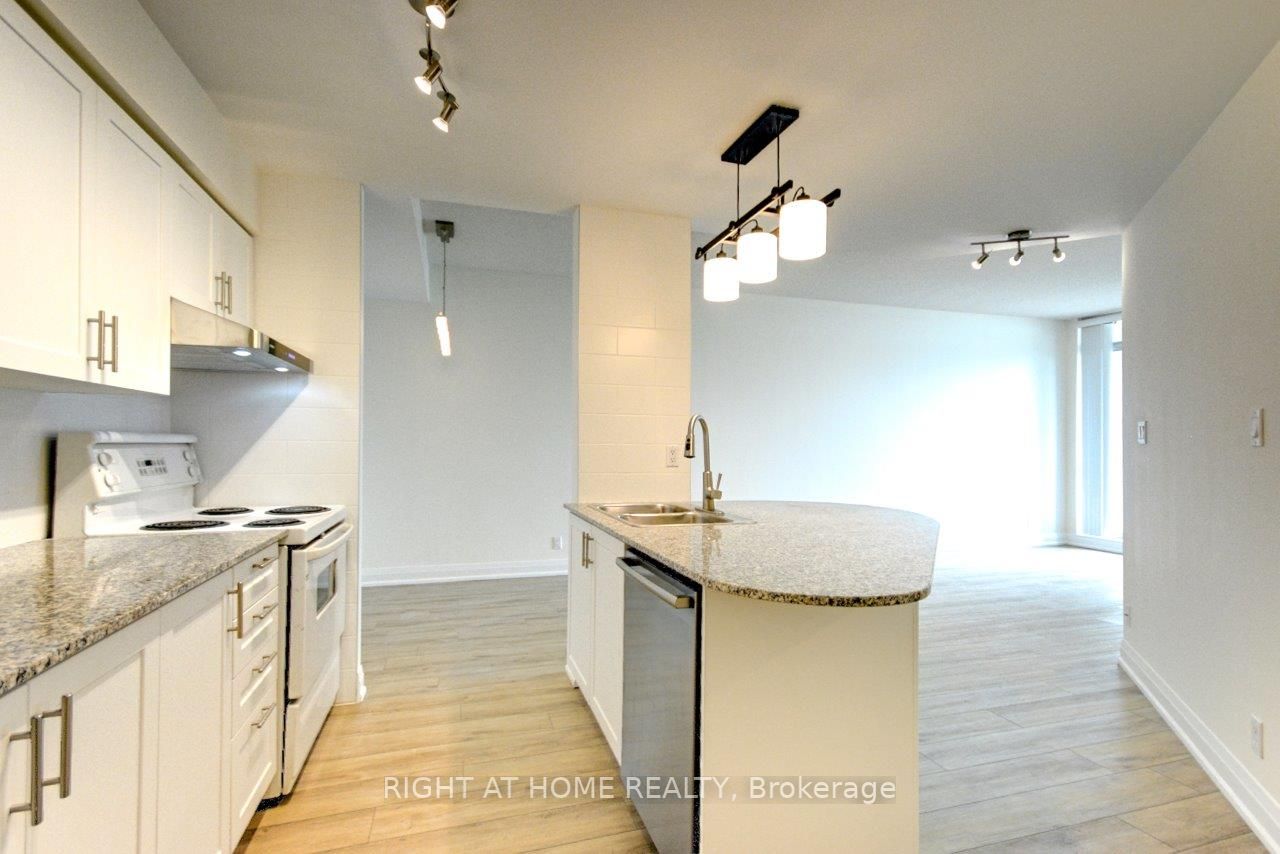 1117 - 230 Queens Quay W, Toronto | Leased, C6048604 | Condos.ca