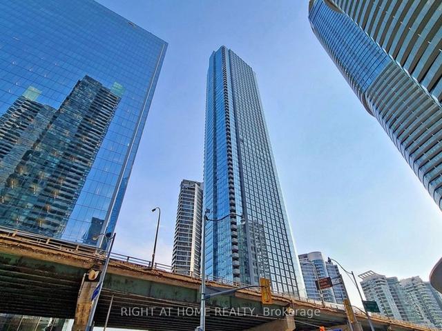 10 York St | Ten York Condos | 13 Condos for Sale & 4 Condos for Rent ...