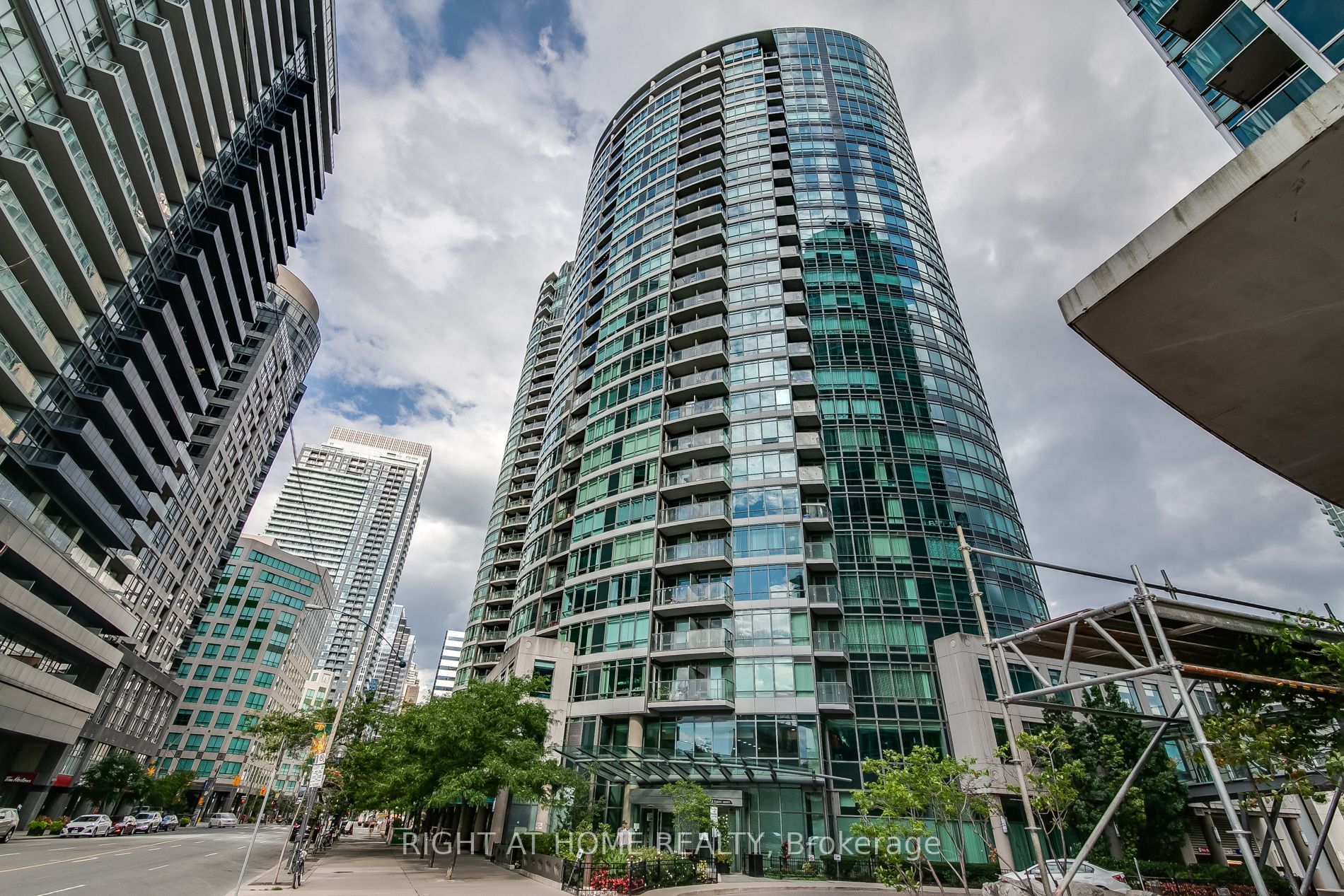 2207 - 373 Front St W, Toronto | Leased, C6095928 | Condos.ca