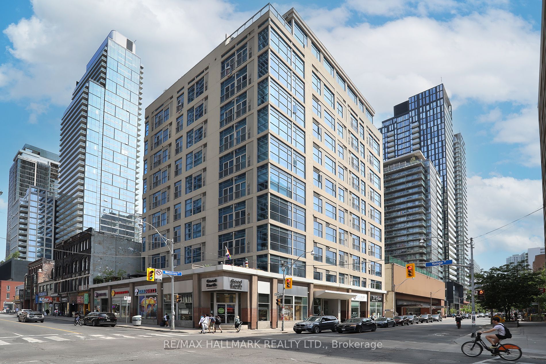 703 - 8 Wellesley St E, Toronto | Sold, C6097356 | Condos.ca