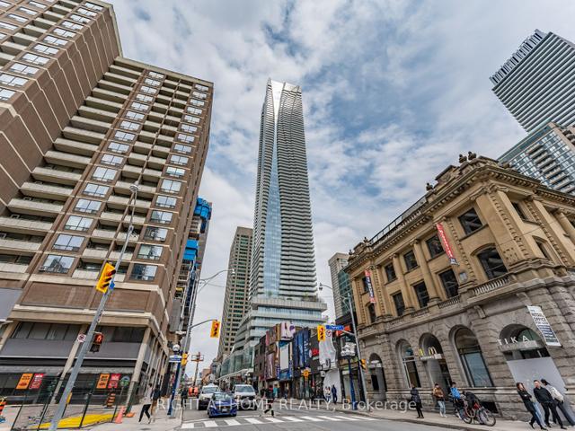 525 - 1 Bloor St E, Toronto | Leased, C6124784 | Condos.ca