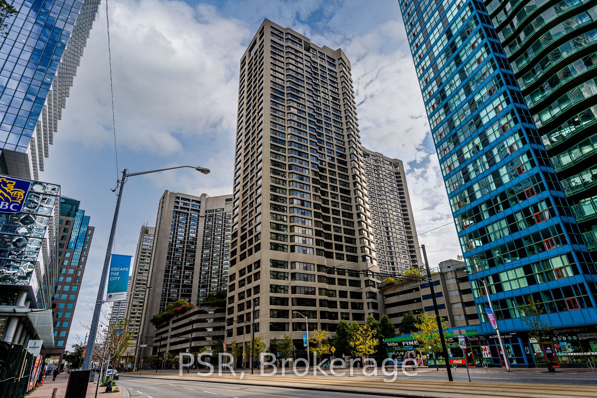 1016 - 55 Harbour Sq, Toronto | Leased, C6136624 | Condos.ca