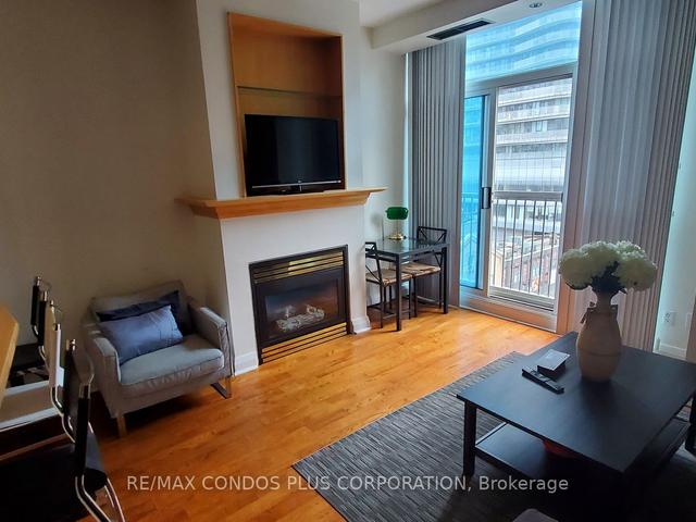 8 Wellesley St E | Eight Wellesley Street East Lofts | 2 Lofts for Sale ...