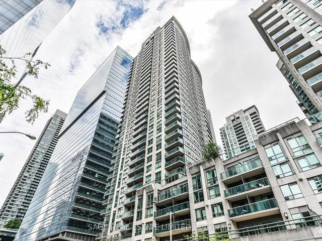 PH15 - 30 Grand Trunk Cres, Toronto | Leased, C6623364 | Condos.ca