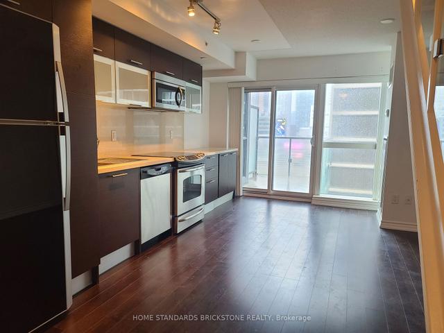 #711 - 386 Yonge St, Toronto | Leased, C6629844 | Condos.ca