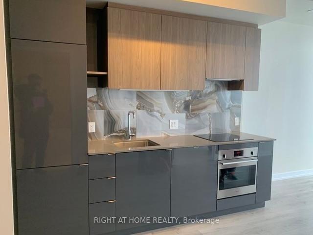 3807 - 161 Roehampton Ave, Toronto | Leased, C6630452 | Condos.ca