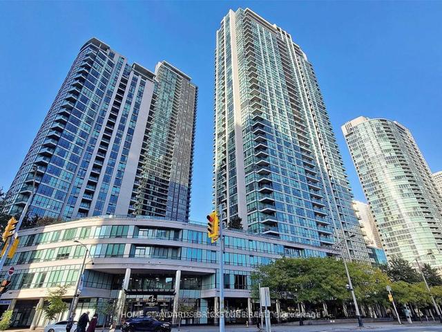 16 Yonge St | Pinnacle Centre Condos | 5 Condos for Sale & 8 Condos for ...
