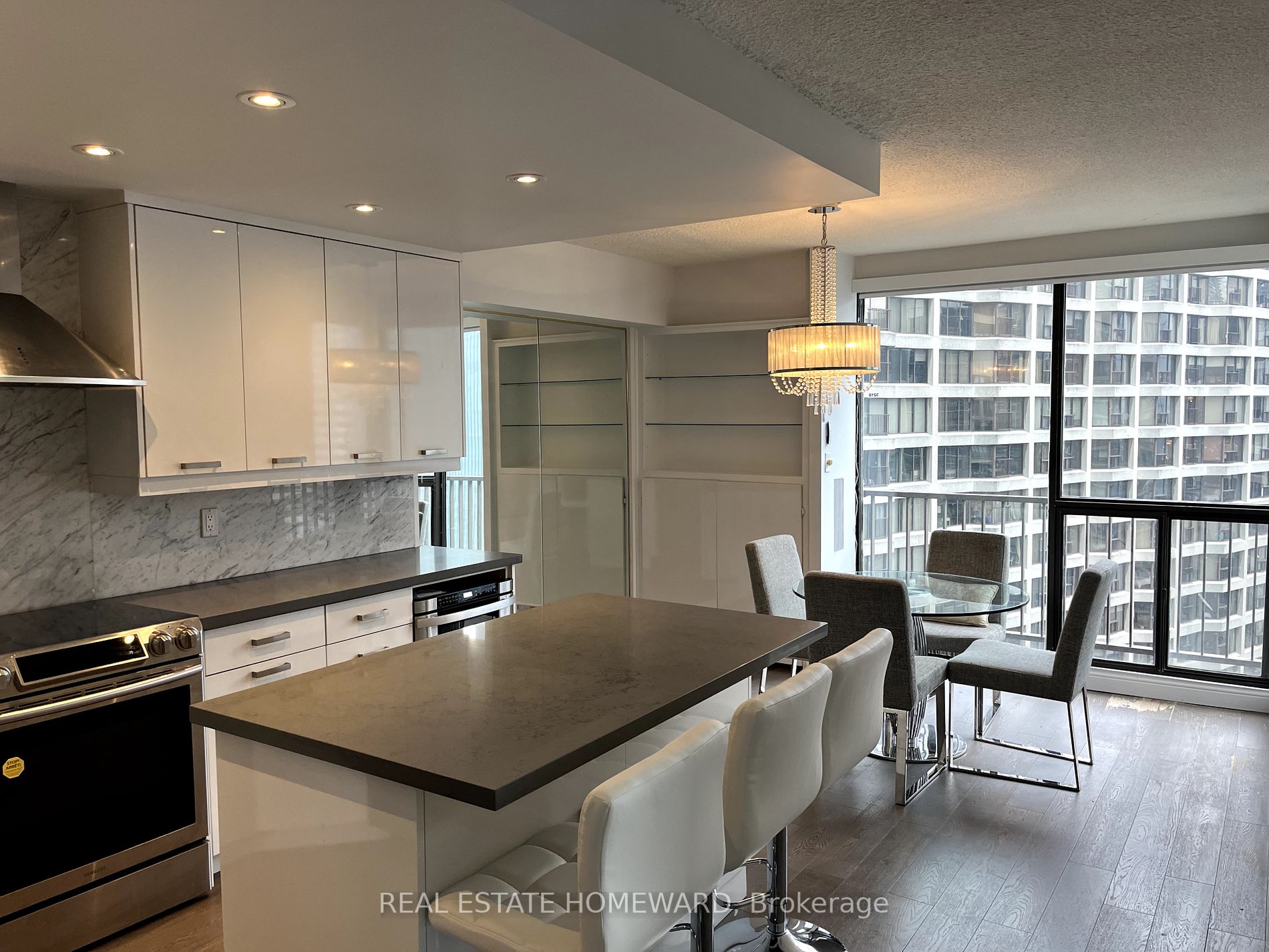 3210 - 33 Harbour Sq, Toronto | Leased, C6642526 | Condos.ca