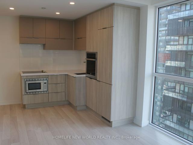39 Roehampton Ave | 7 Condos for Sale & 2 Condos for Rent | Condos.ca