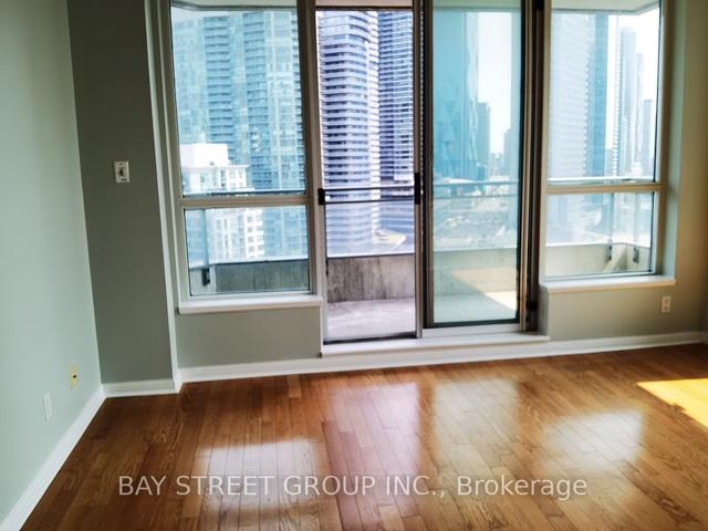 2012 - 230 Queens Quay W, Toronto | Leased, C6686230 | Condos.ca