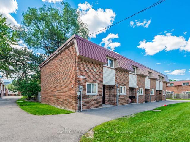 61 Godstone Rd, North York, ON | Condos.ca