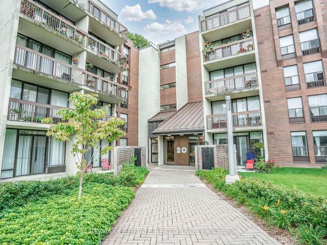#111 - 20 Fashion Roseway, North York | Leased, C6767572 | Condos.ca