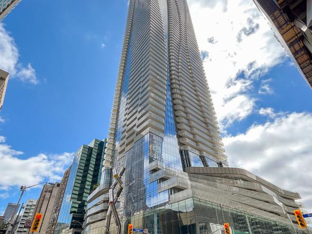 1 Bloor St E Condos | 19 Condos for Sale & 10 Condos for Rent | Condos.ca