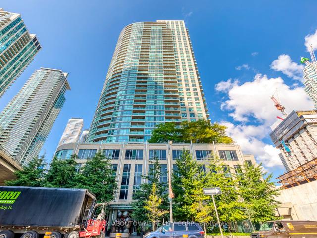 18 Yonge St Condos | 5 Condos for Sale & 15 Condos for Rent | Condos.ca