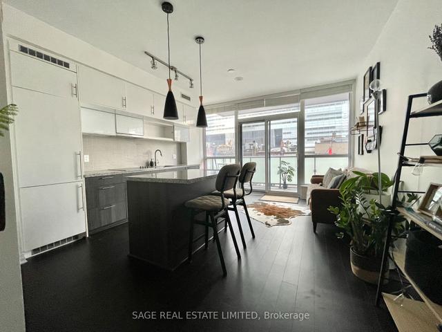 301 - 8 Mercer St, Toronto | Terminated, C7001540 | Condos.ca