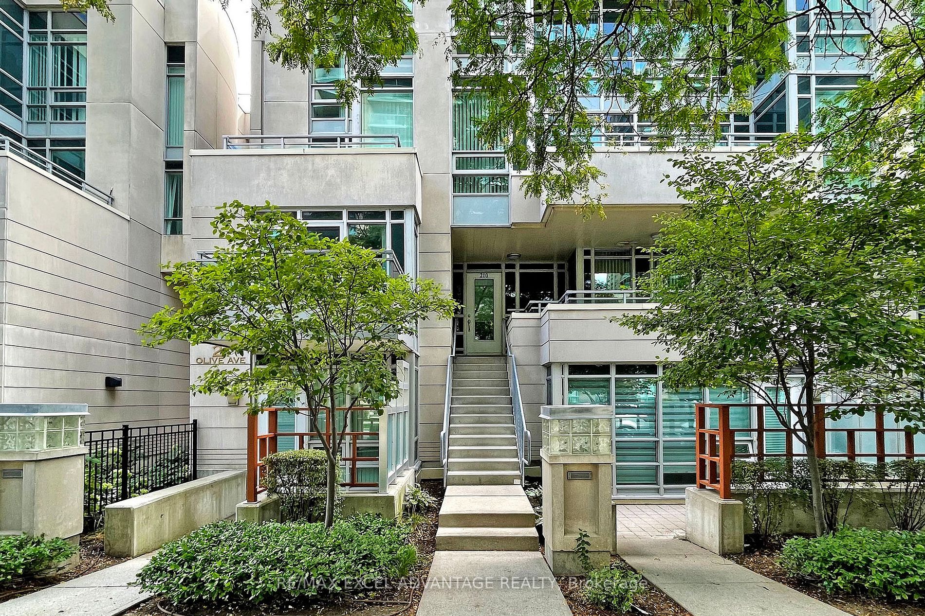 TH211 - 21 Olive Ave, Toronto | For Sale @ $799,999 | Condos.ca