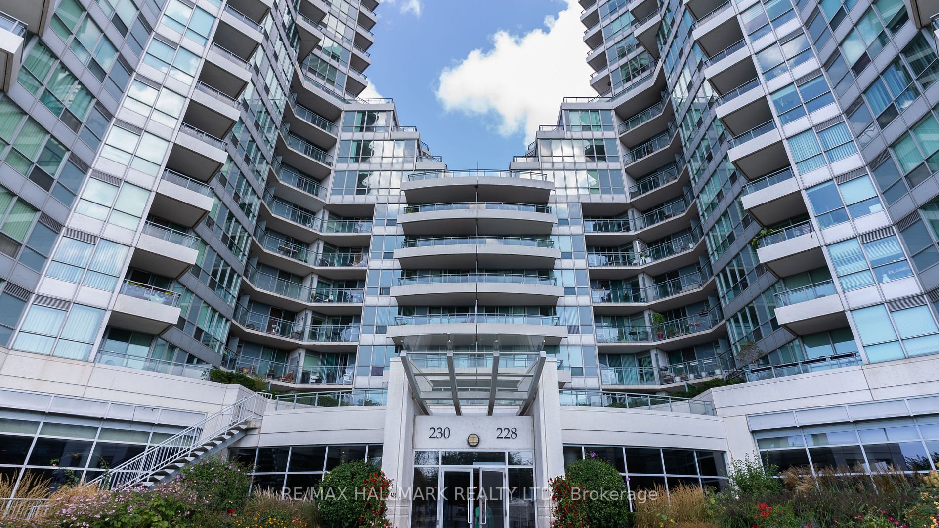 725 - 230 Queens Quay W, Toronto | Leased, C7011542 | Condos.ca