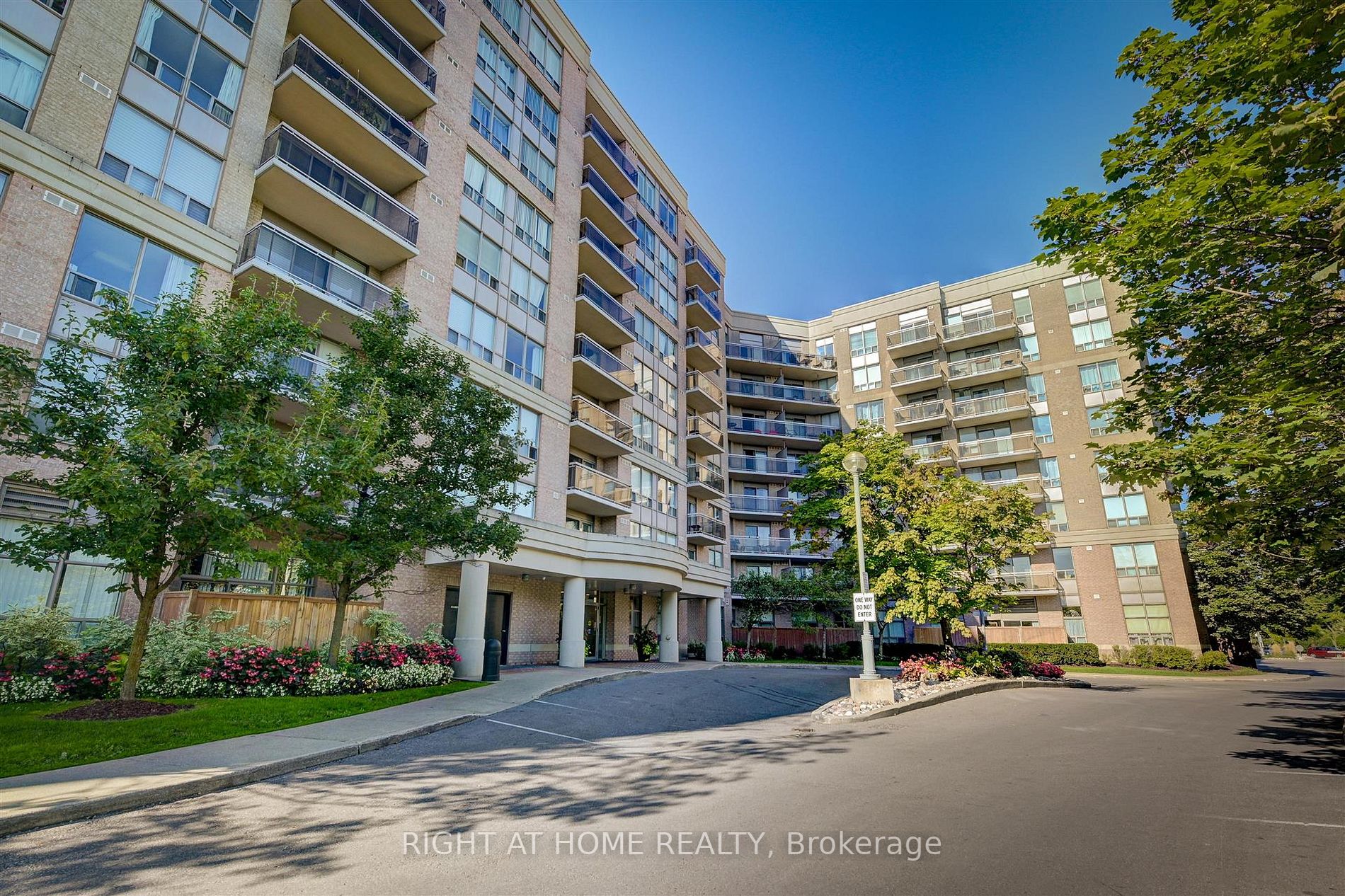 215 - 1720 Eglinton Ave E, North York | Terminated, C7015012 | Condos.ca