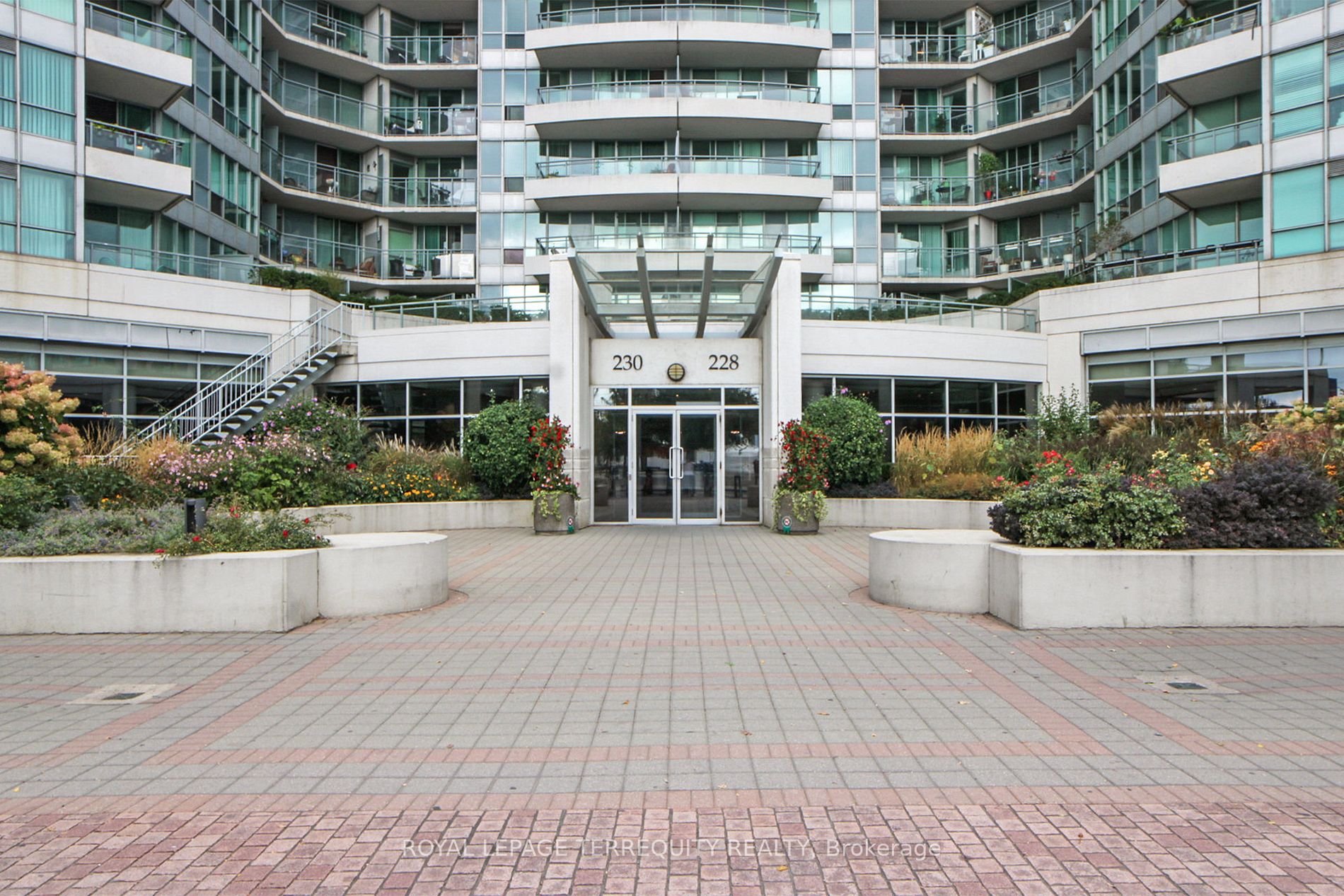 1616 - 230 Queens Quay W, Toronto | Terminated, C7015630 | Condos.ca