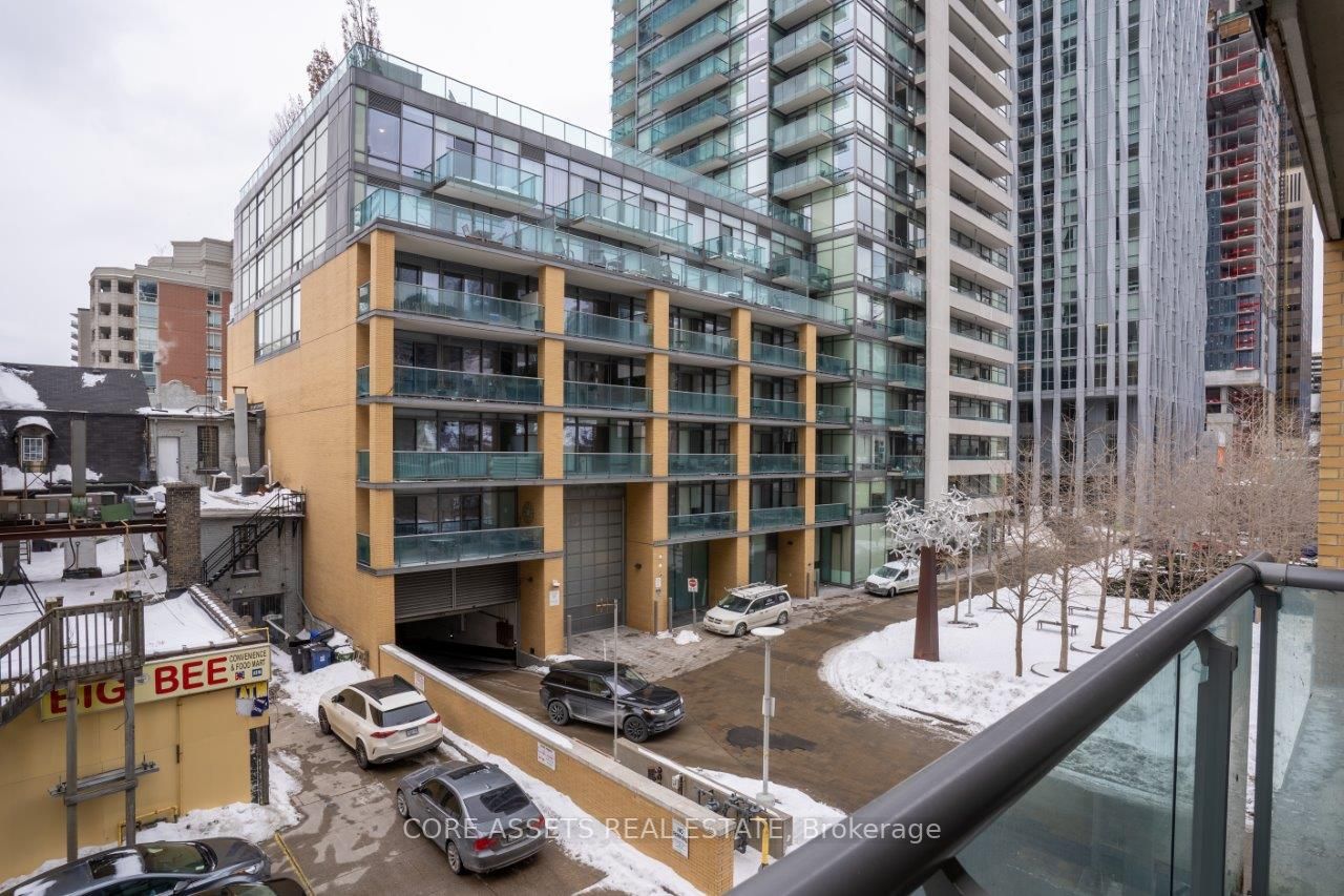 301 - 21 Scollard St, Toronto | Leased, C7025944 | Condos.ca