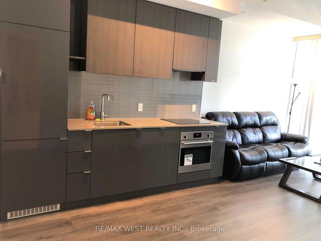 908 - 161 Roehampton Ave, Toronto | Terminated, C7029314 | Condos.ca