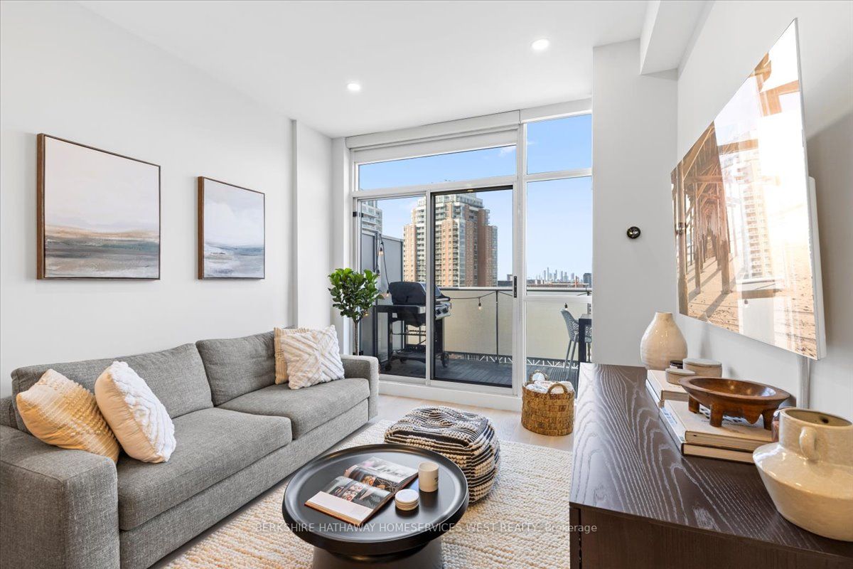 PH23 - 1 Shaw St, Toronto | Sold, C7050312 | Condos.ca