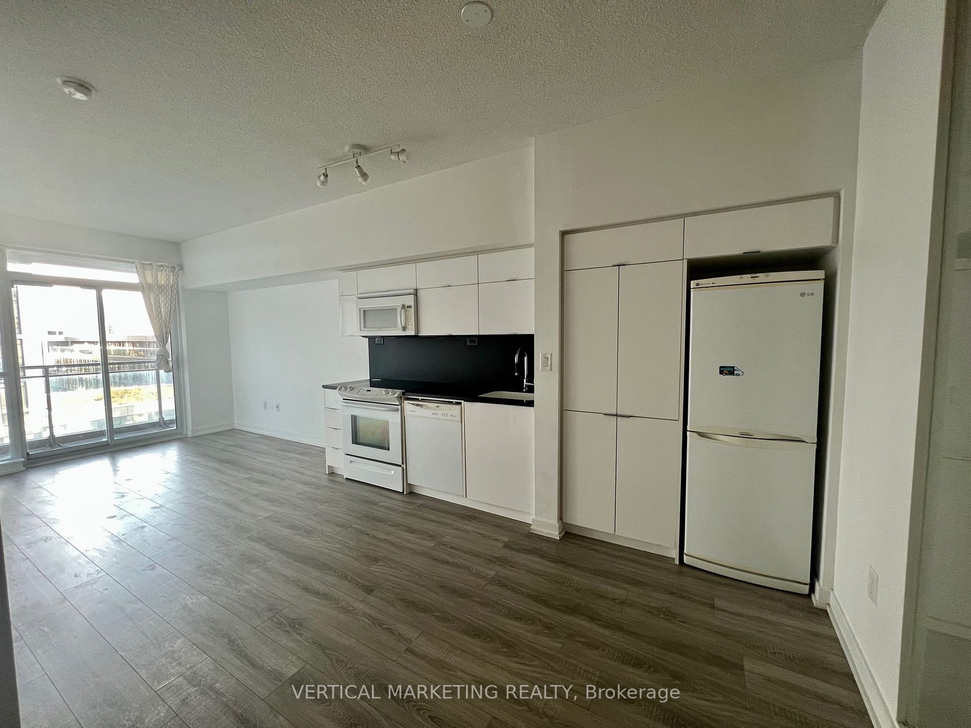 1009 - 151 Dan Leckie Way, Toronto | Sold, C7051216 | Property.ca
