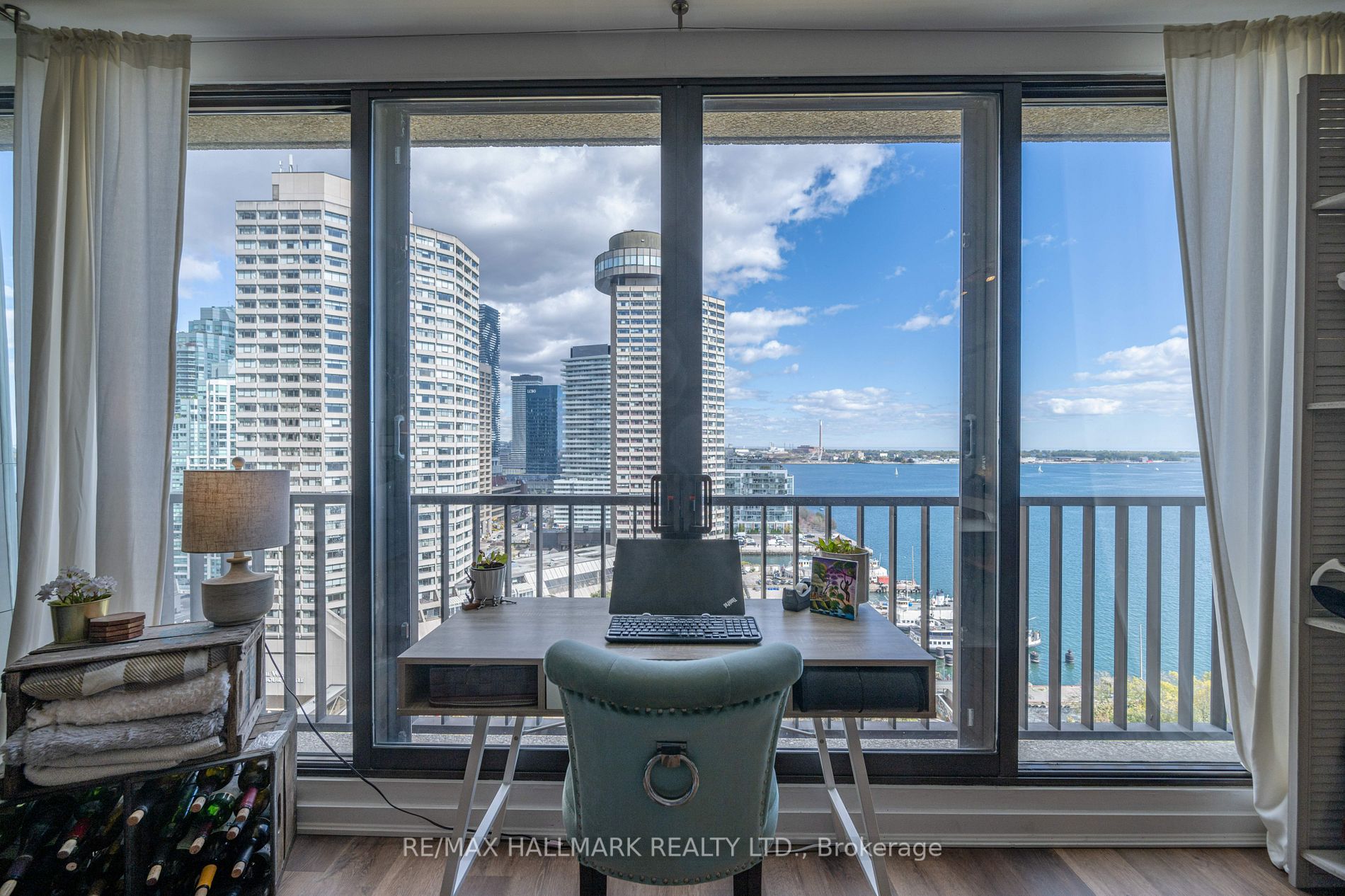 2007 - 33 Harbour Sq, Toronto | Leased, C7220866 | Condos.ca
