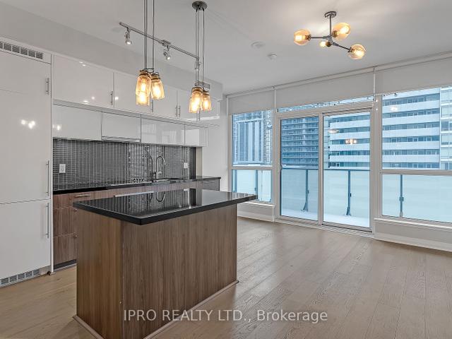 1501 - 8 Mercer St, Toronto | Expired, C7339956 | Condos.ca