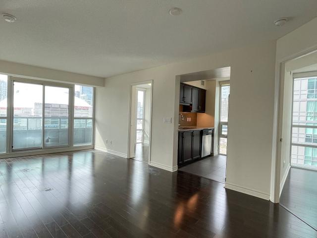 25 Lower Simcoe St | Infinity IV The Final Phase Condos | 6 Condos for ...