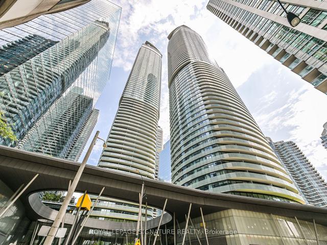 12 York St | Ice Condos | Ice Condos II | 37 Condos for Sale & 49 ...