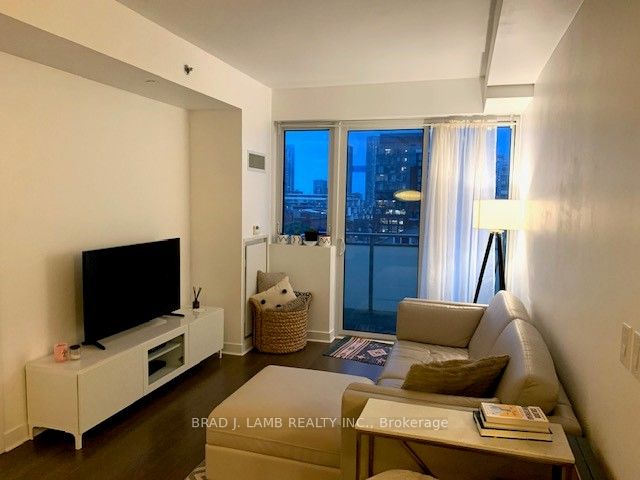 620 - 156 Portland St, Toronto | Leased, C7378038 | Condos.ca