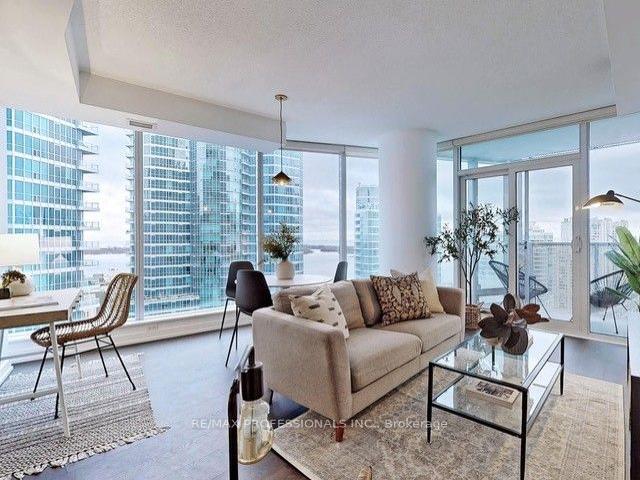 10 York St | Ten York Condos | 10 Condos for Sale & 23 Condos for Rent ...