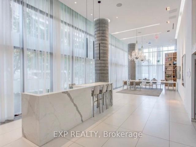 911 - 185 Roehampton Ave, Toronto | Leased, C7403770 | Condos.ca