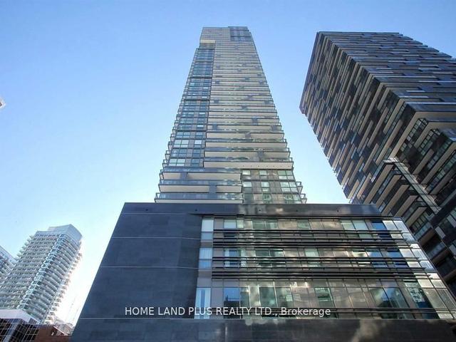 1810 - 39 Roehampton Ave, Toronto | Leased, C8015170 | Condos.ca