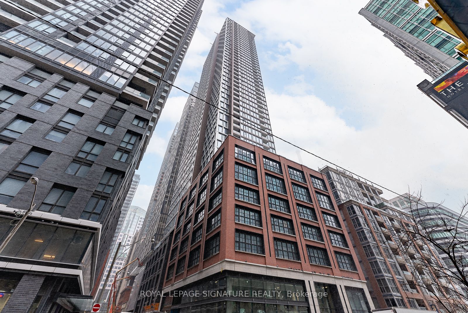515 - 55 Mercer St, Toronto | Leased, C8026572 | Condos.ca