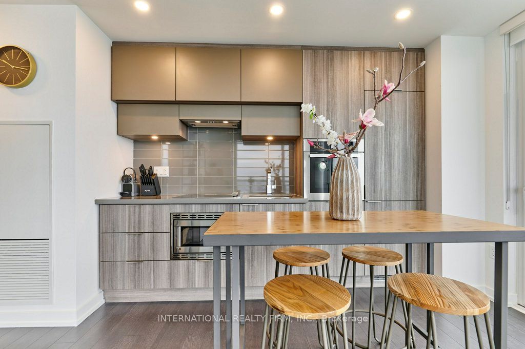 4003 - 39 Roehampton Ave, Toronto | Terminated, C8029586 | Condos.ca