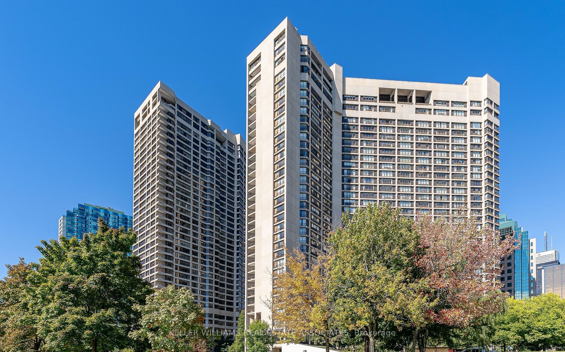 2440 - 33 Harbour Sq, Toronto | Terminated, C8030944 | Condos.ca