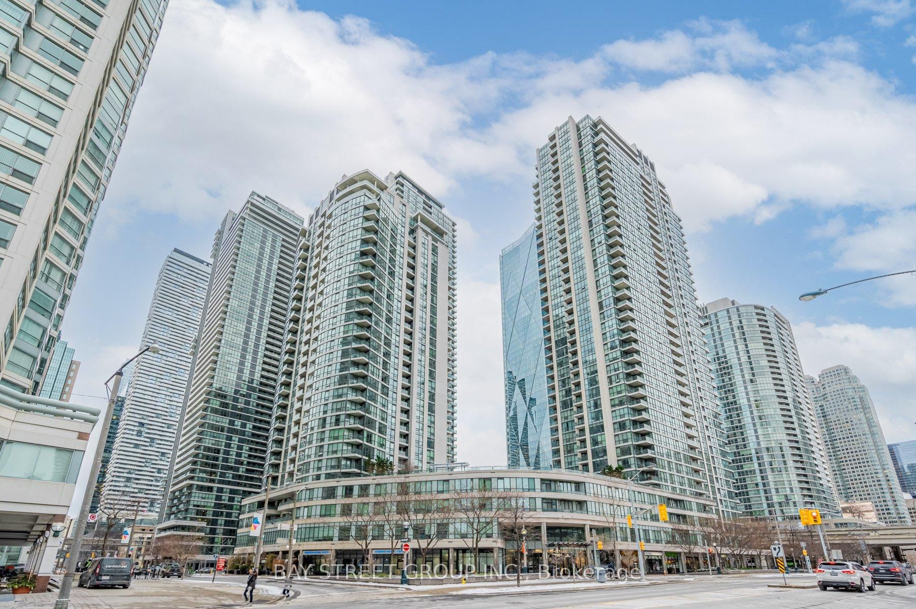 806 - 16 Yonge St, Toronto | Sold, C8036568 | Property.ca