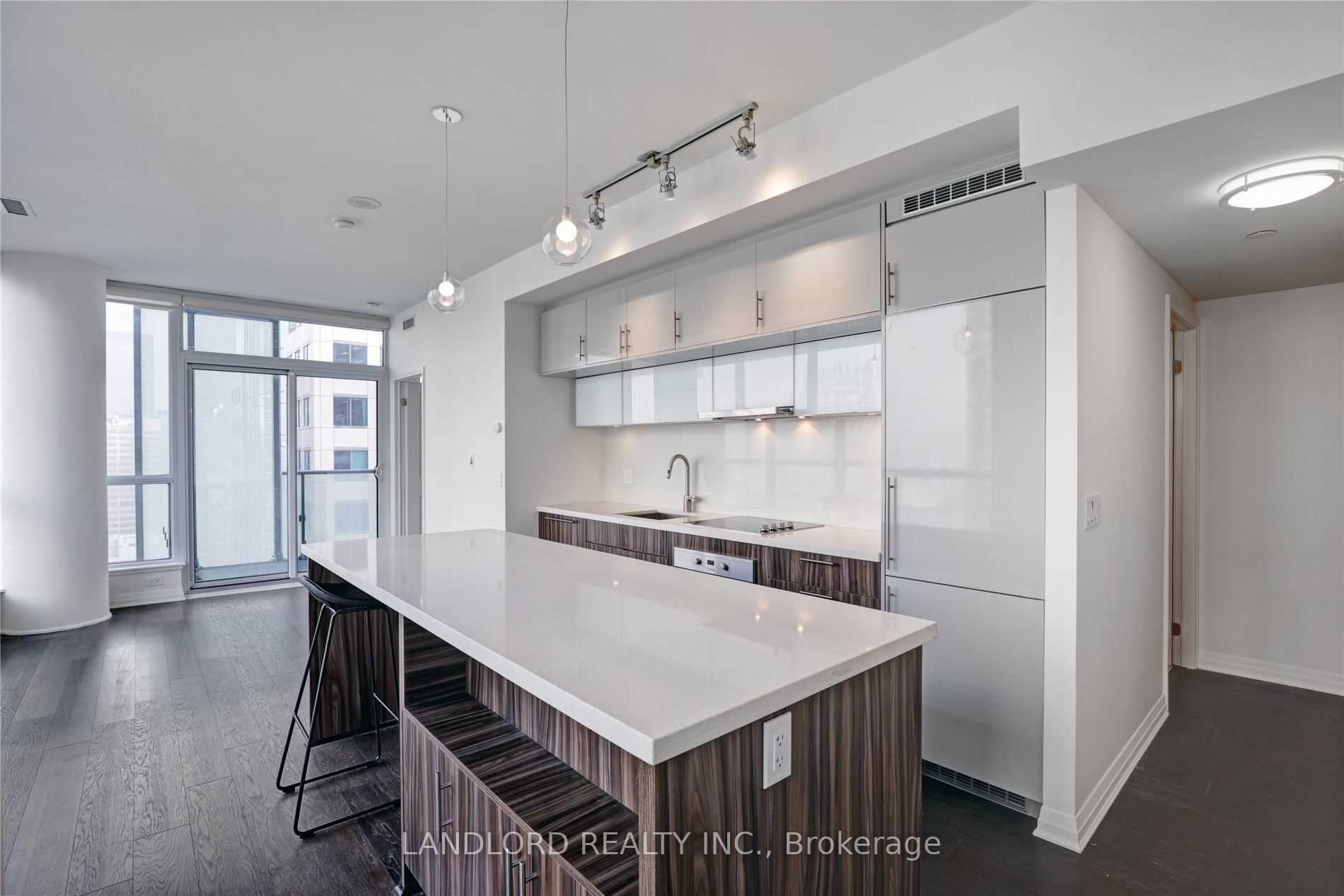 3002 - 8 Mercer St, Toronto | Leased, C8040036 | Condos.ca