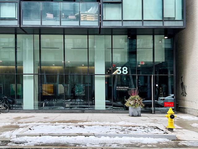 808 - 38 Stewart St, Toronto | Leased, C8045364 | MrLOFT.ca
