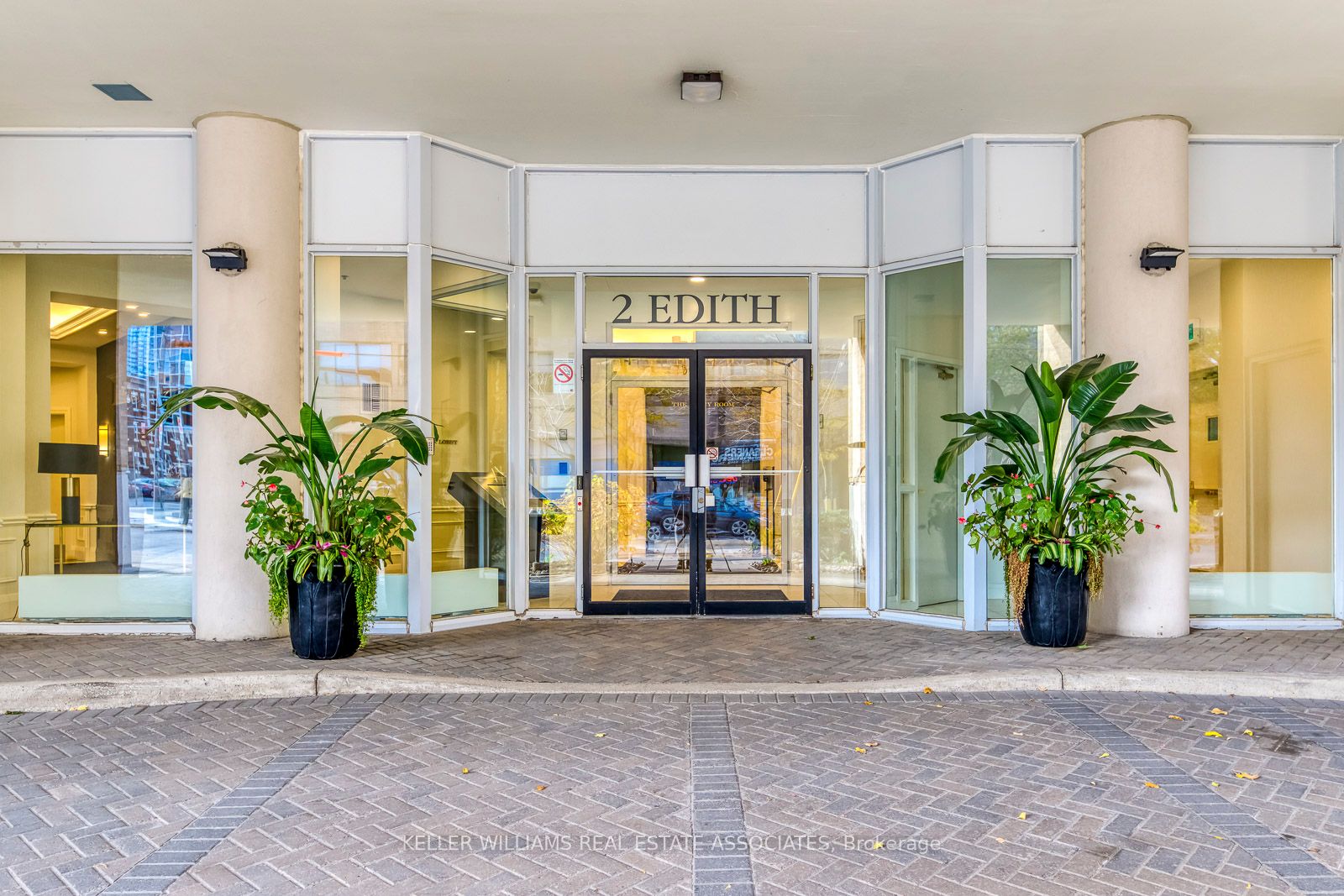 406 - 2 Edith Dr, Toronto | Sold, C8085384 | Condos.ca