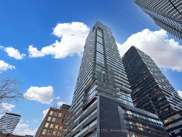 804 - 39 Roehampton Ave, Toronto | Sold, C8106254 | Condos.ca