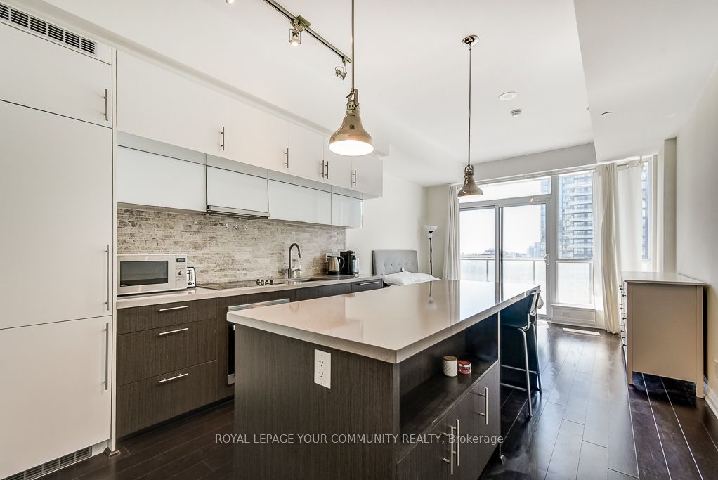 1809 - 8 Mercer St, Toronto | Leased, C8109928 | Condos.ca