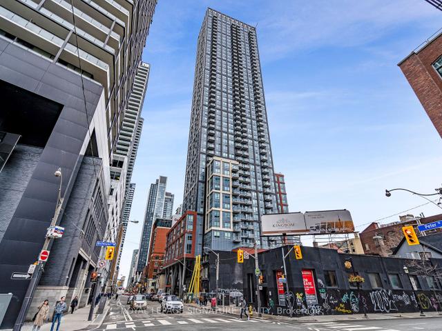 108 Peter St, Toronto, ON | Condos.ca
