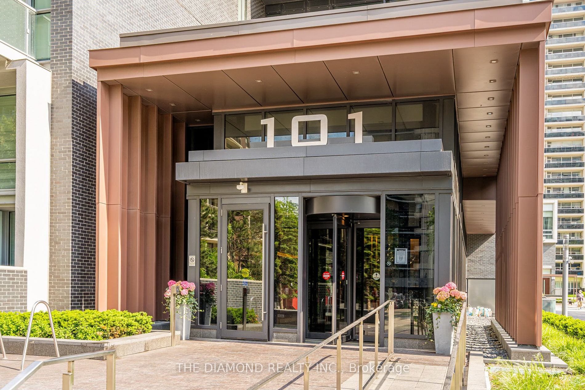 321 - 101 Erskine Ave, Toronto | Leased, C8187568 | Condos.ca