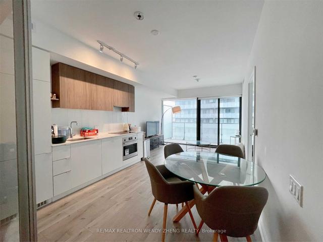 161 Roehampton Ave | 10 Condos for Sale & 13 Condos for Rent | Condos.ca