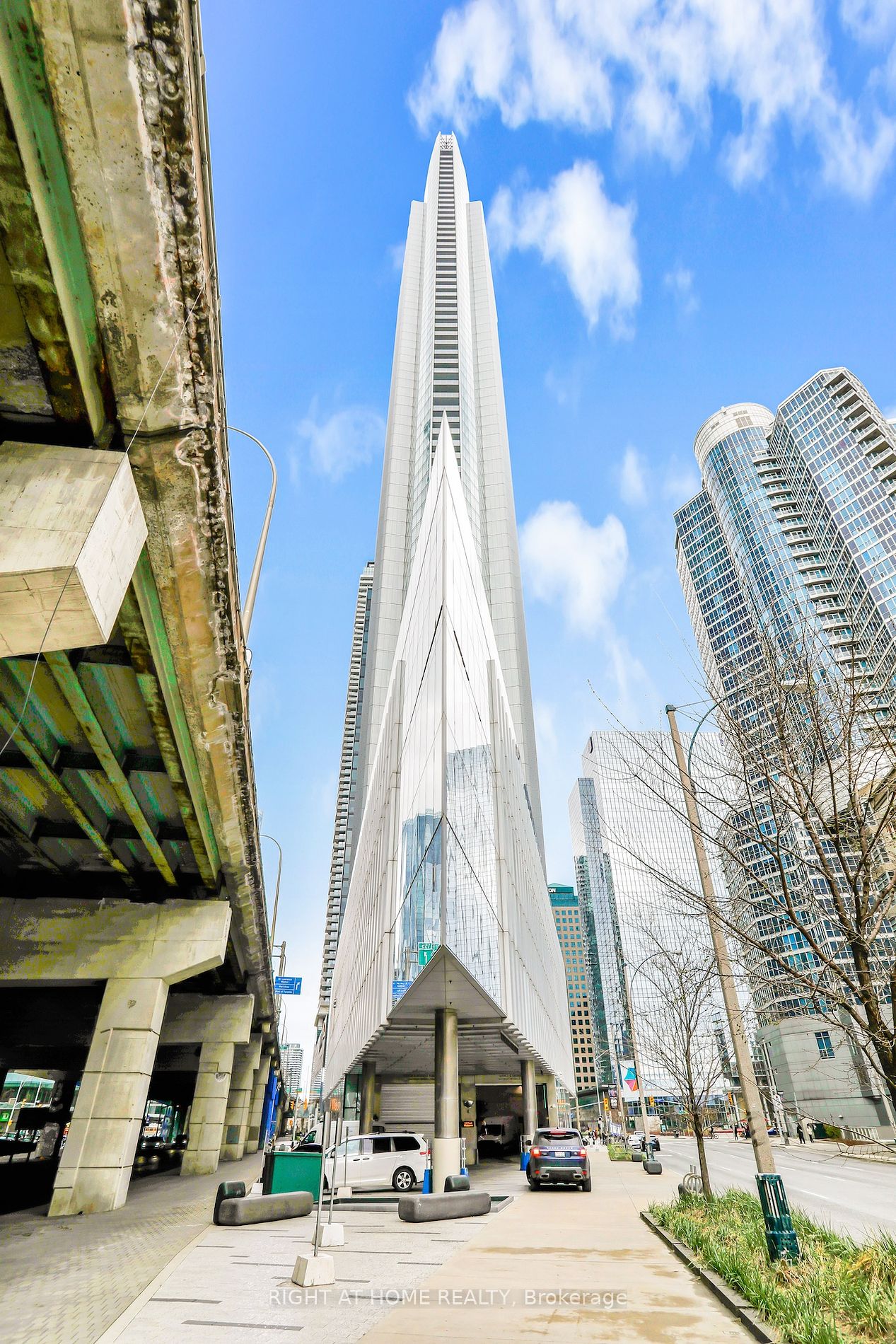 2403 - 10 York St St N, Toronto | Sold, C8264596 | Condos.ca