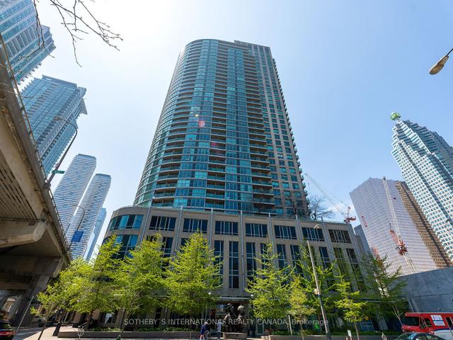 18 Yonge St Condos | 8 Condos for Sale & 9 Condos for Rent | Condos.ca