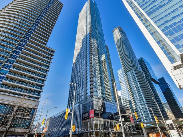10 York St | Ten York Condos | 20 Condos for Sale & 9 Condos for Rent ...